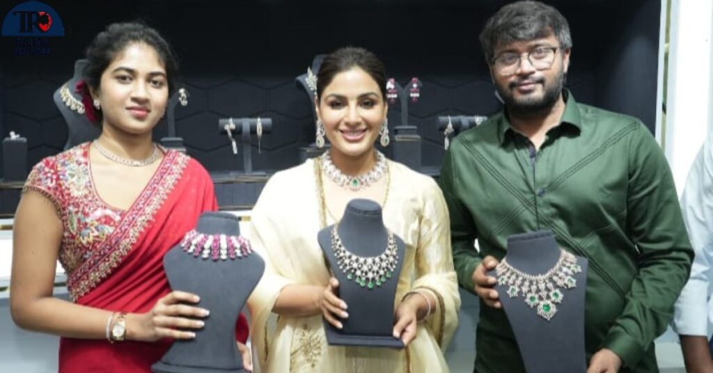 Grand Opening Of Ladia Diamond Jewellery In Visakhapatnam Actress Samyuktha Menon Graces The ...